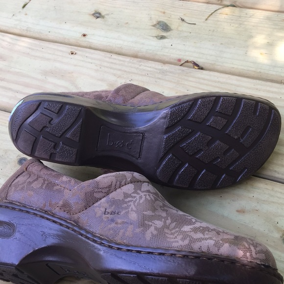 b.o.c. | Shoes | Womens Boc Tan Embossed Floral Clogs Size 143 | Poshmark